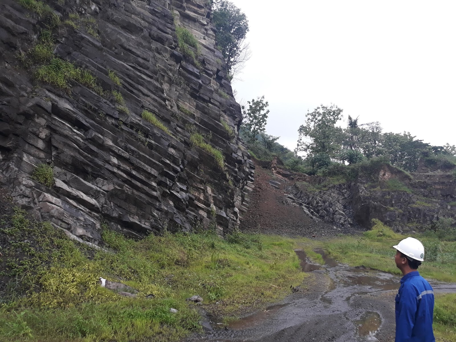 Kekar Kolom (Columnar Joint), Wonogiri Jawa Tengah ~ NeededThing