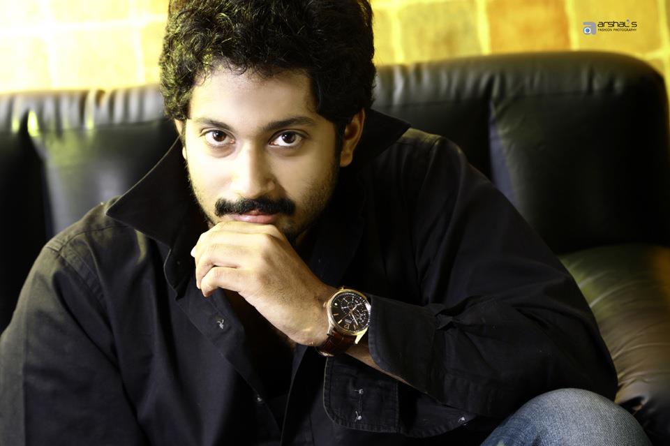 Celeb Bolly: Rejith Photo stills from movie "Ninaithathu yaro"