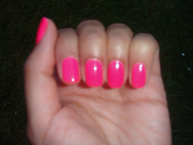 Make-Up and Go: Pinky fingers