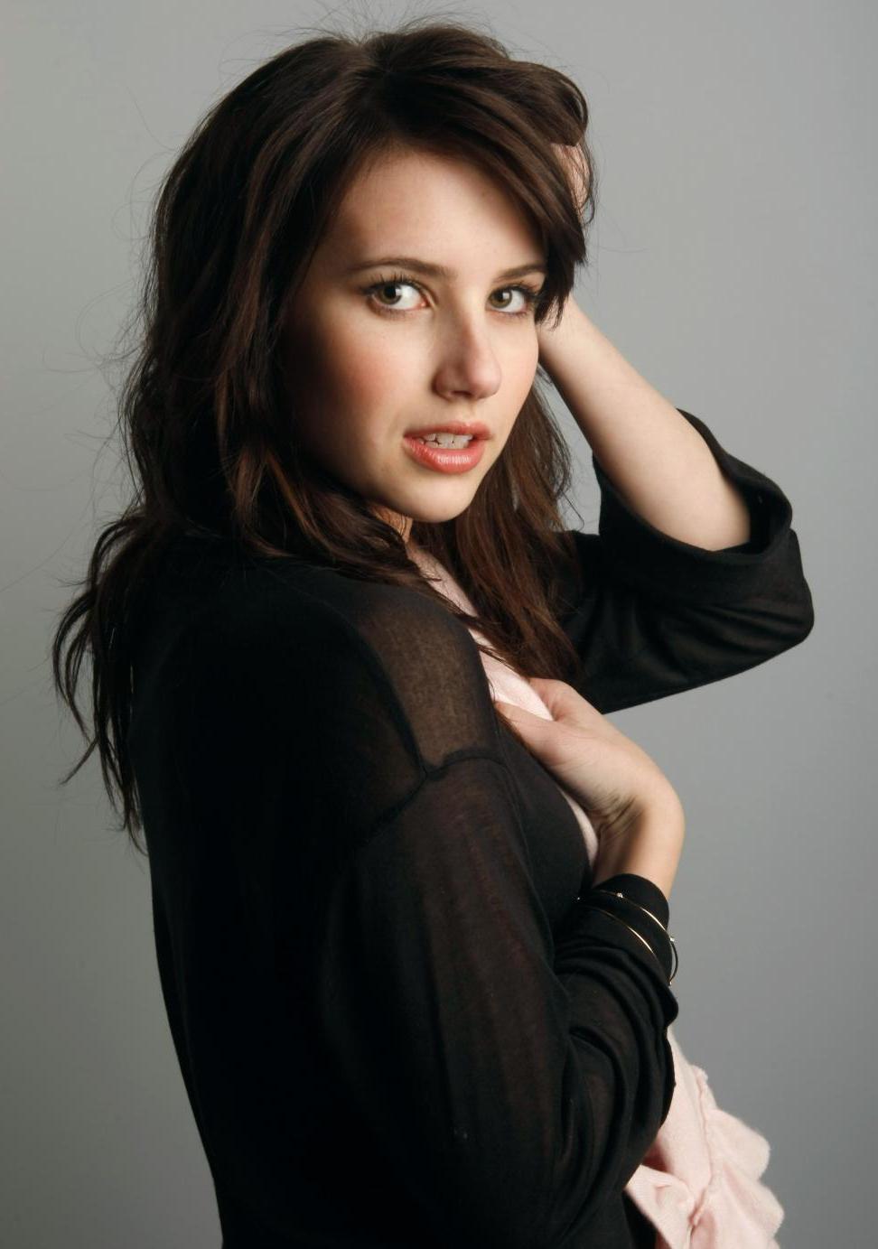 Hot Female Celebrities | Sexy Female Celebrities | Hot Famous Women ...