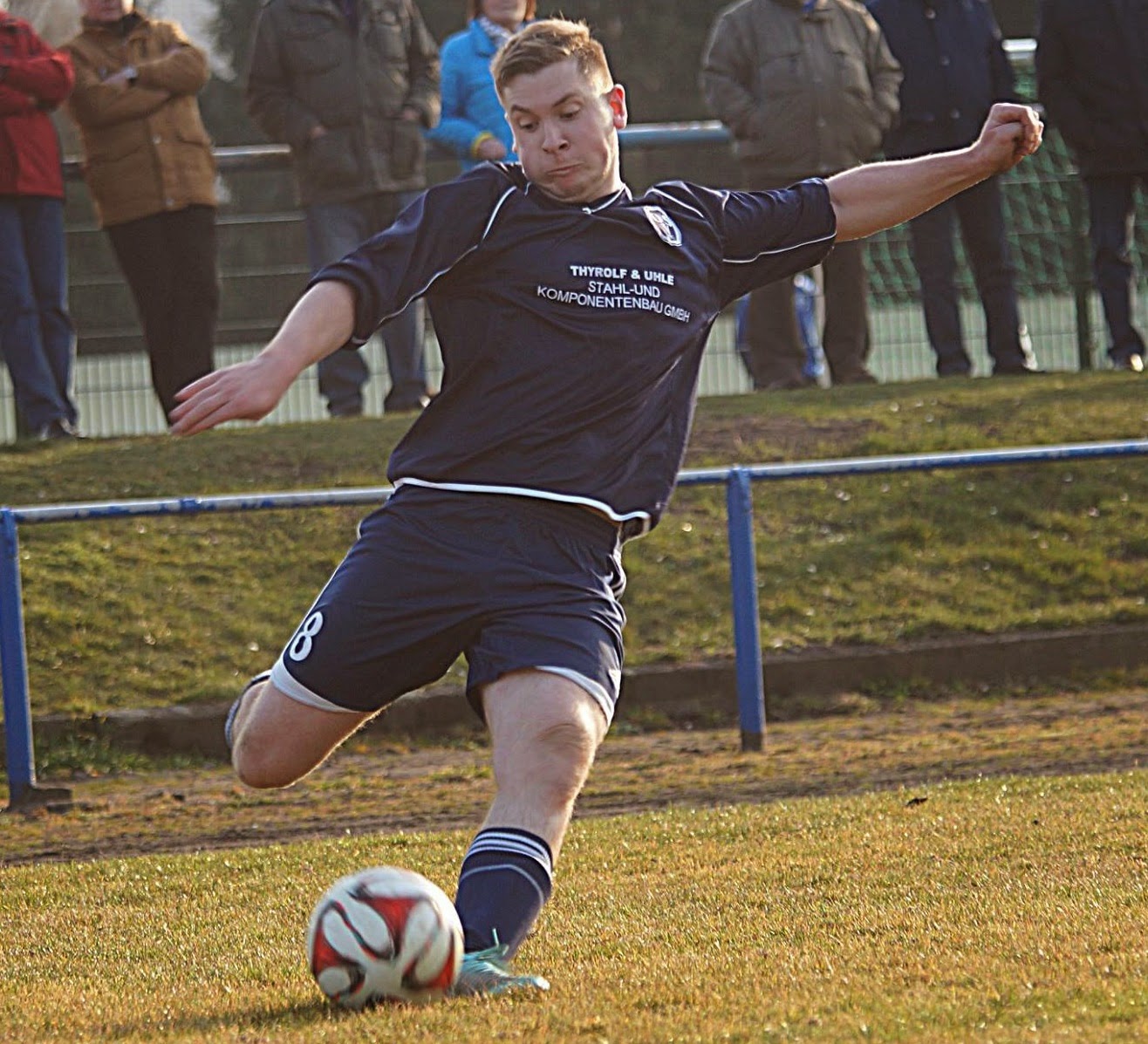 Die heiße Phase in den Fußball-Ligen beginnt.. ~ Sportstadt Dessau-Roßlau