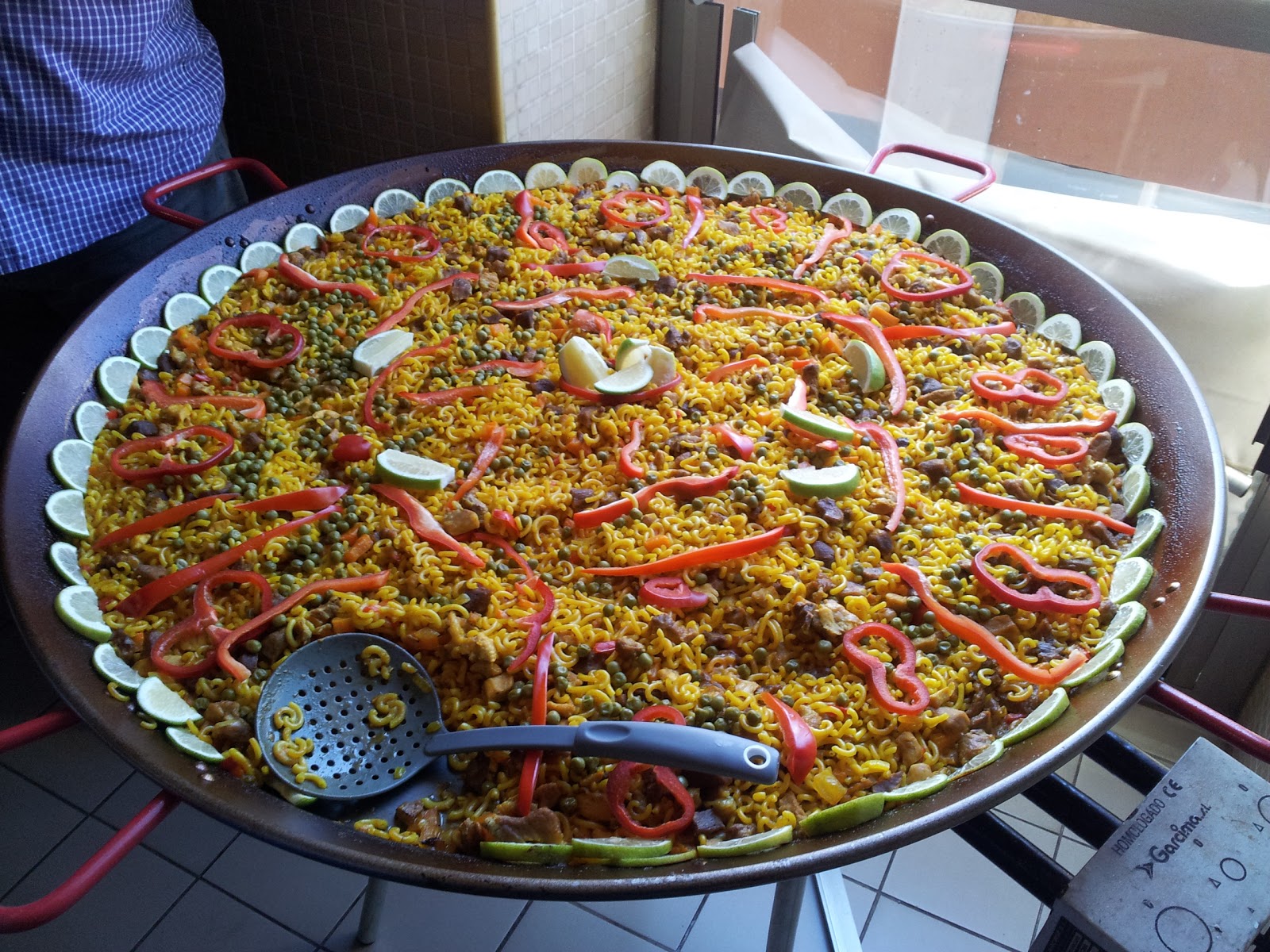 La Cocina de Ricardo: FIDEUÁ con pollo, cochino (cerdo) al CURRY