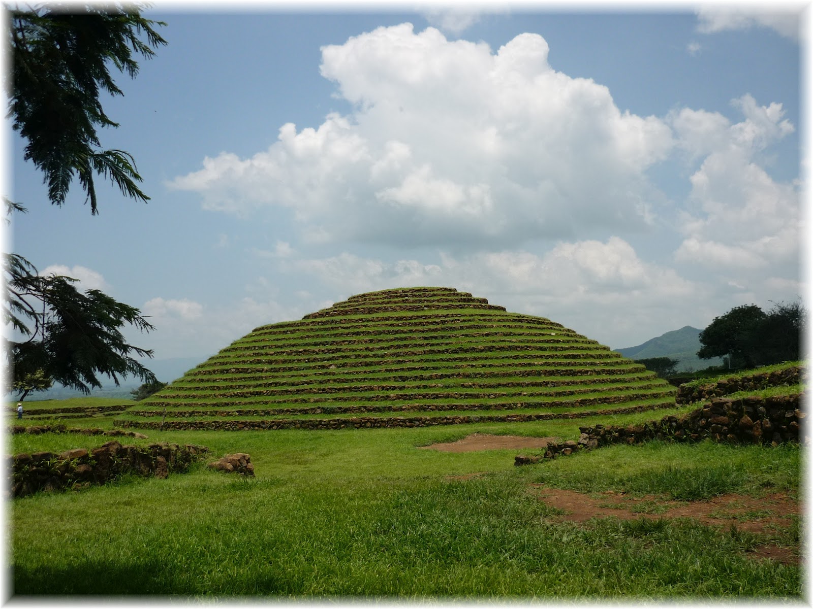 Culturas Mesoamericanas : Teuchitlan-Guachimontones