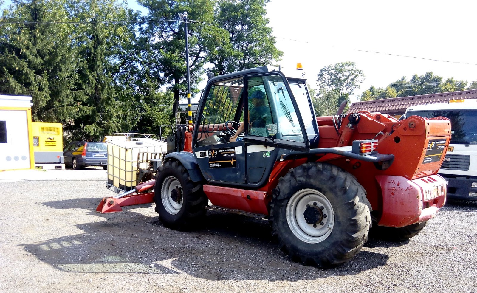 ładowarki teleskopowe: Ładowarka teleskopowa a UDT