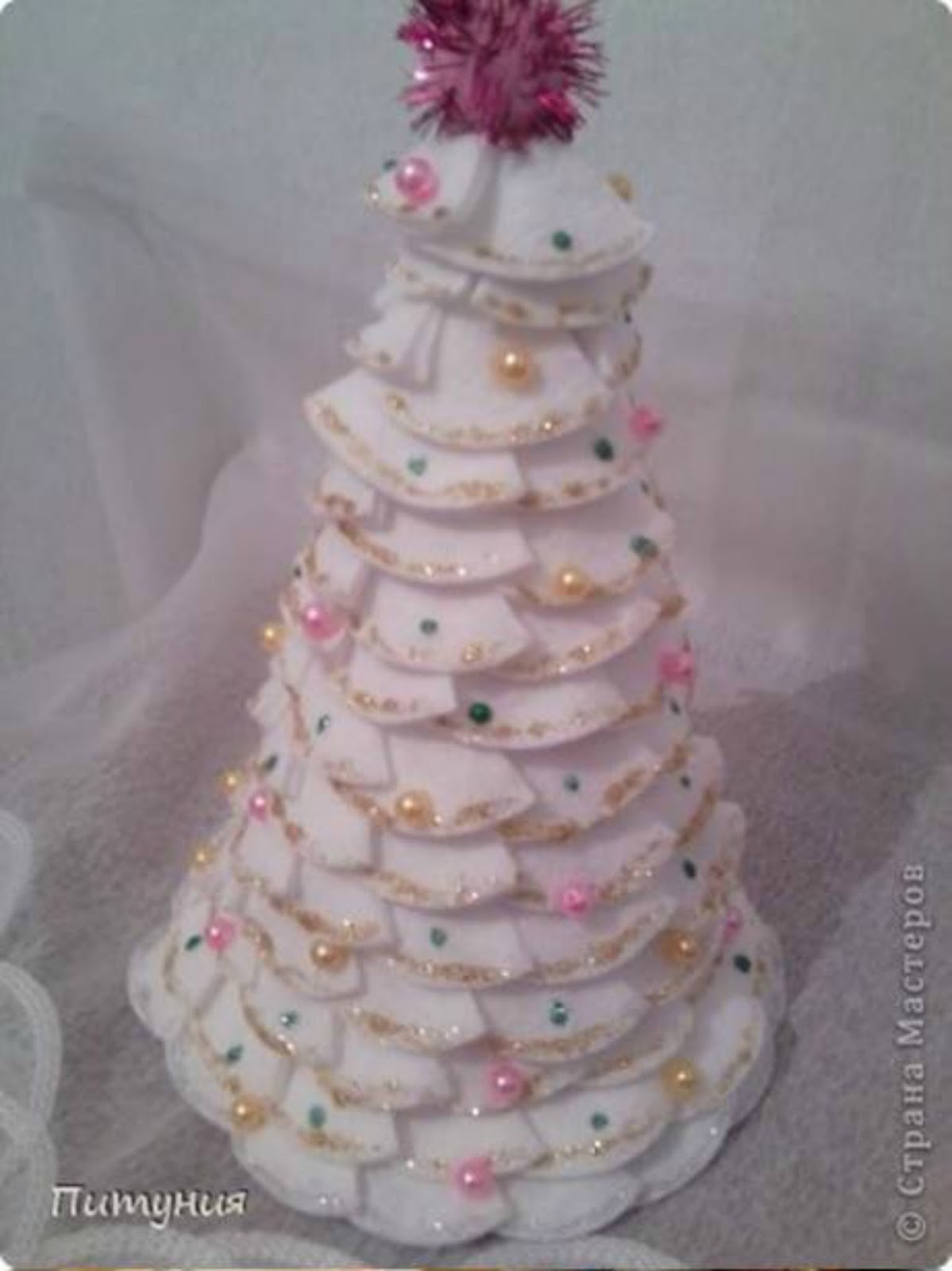 Alberello di Natale fatto con i dischetti di ovatta | donneinpink magazine