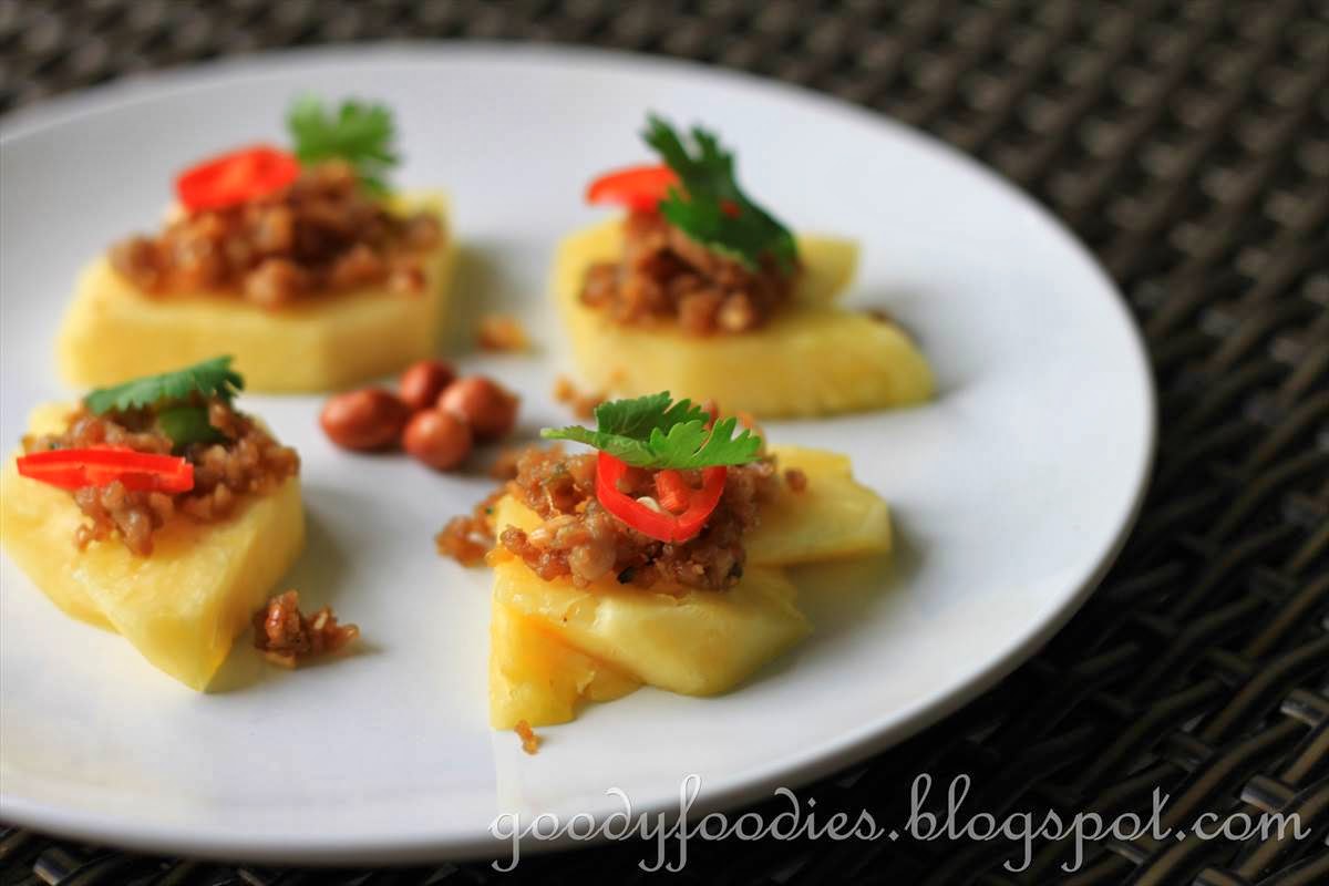 GoodyFoodies: Recipe: Thai appetizer, Galloping Horses (Ma Haw ม้าห้อ)