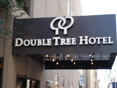 The Brady Lounge: Stendan go to Paris!