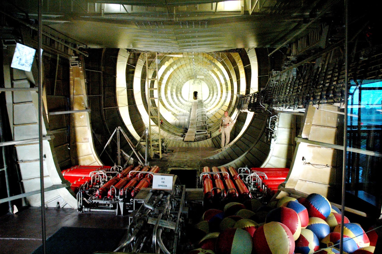 DUDE FOR FOOD: Side Views: The Spruce Goose Up Close at the Evergreen ...