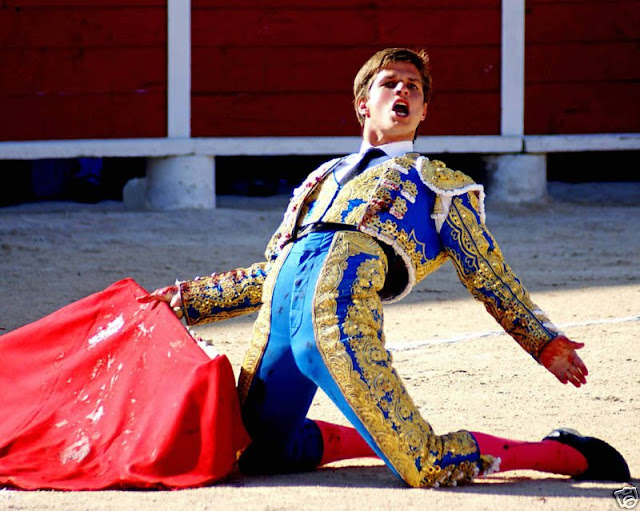 More Things Than Are Dreamt Of: HOT BULLFIGHTERS : THE COSTUMES THE ...