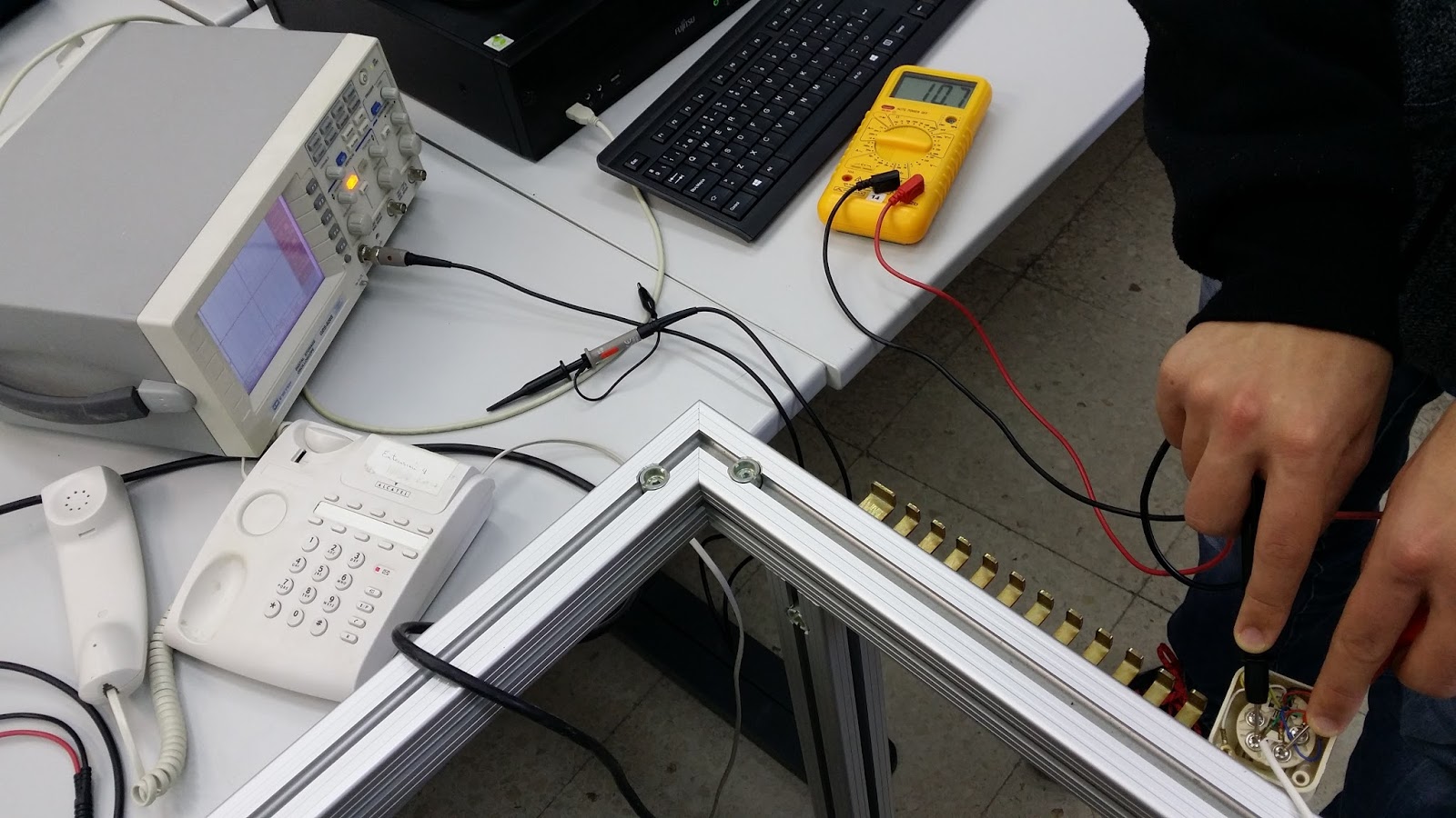 Señales eléctricas en la línea telefónica. - Telecomunicaciones