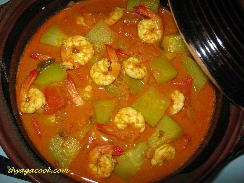 KARI LEAFS ... Malaysian flavour's: MARROW AND PRAWN CURRY