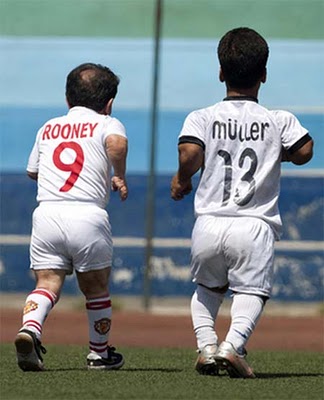 sports lens 7: Dwarf Soccer Team member and dwarfs Dwarfs Players