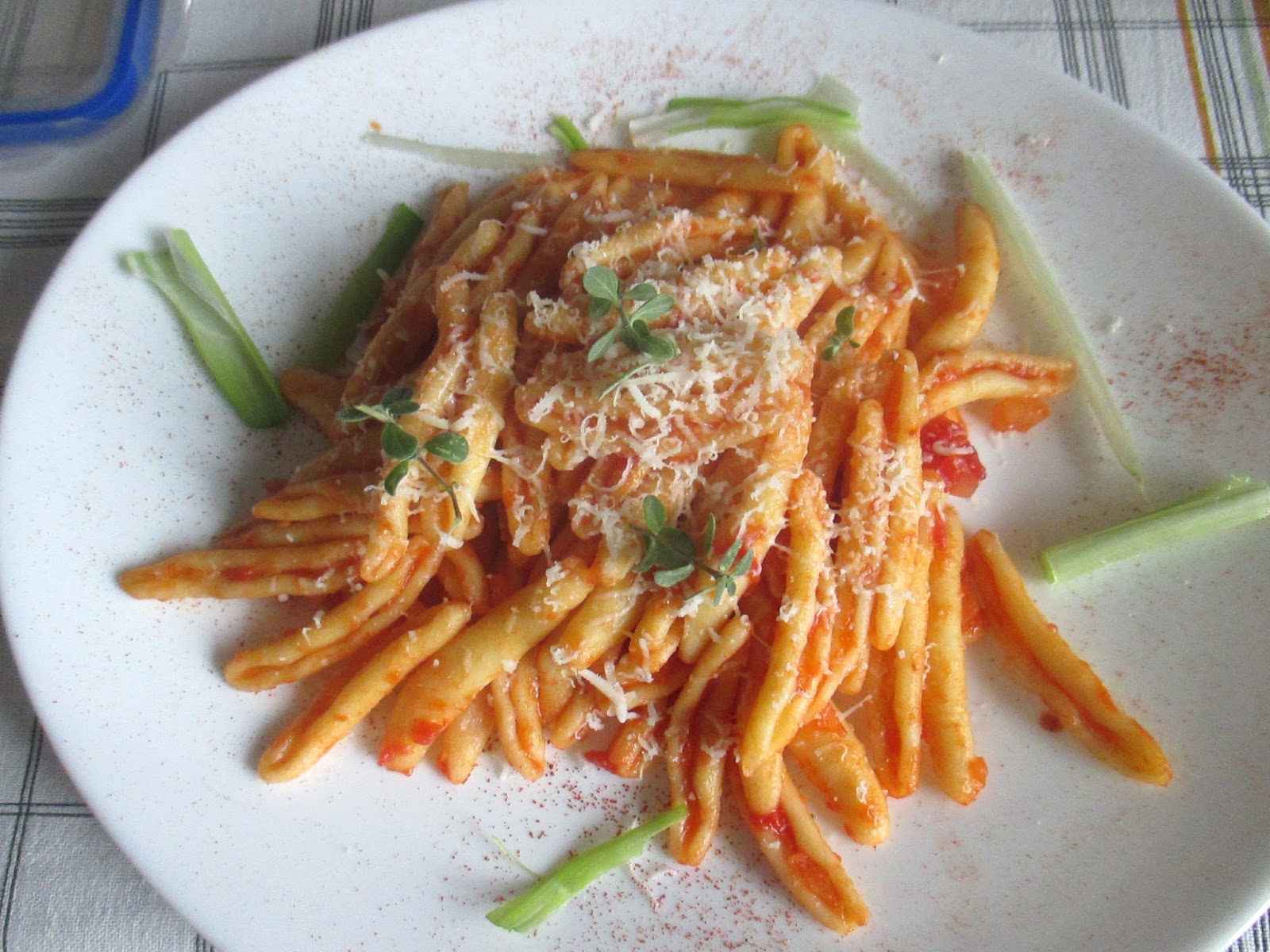 FANTASIE IN FORNO: CALABRIAN FUSILLI PASTA WITH LEEKS AND NDUJA SAUCE ...