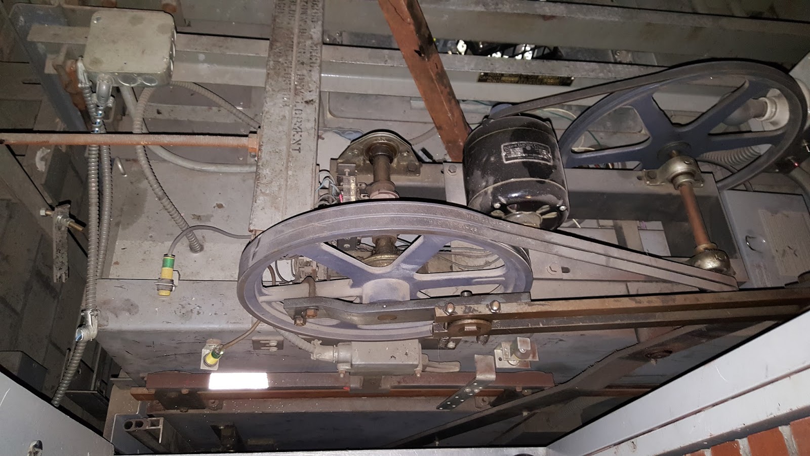 Chicago Elevator Maintenance - Colley Elevator: Hydraulic elevator overdue for elevator ...