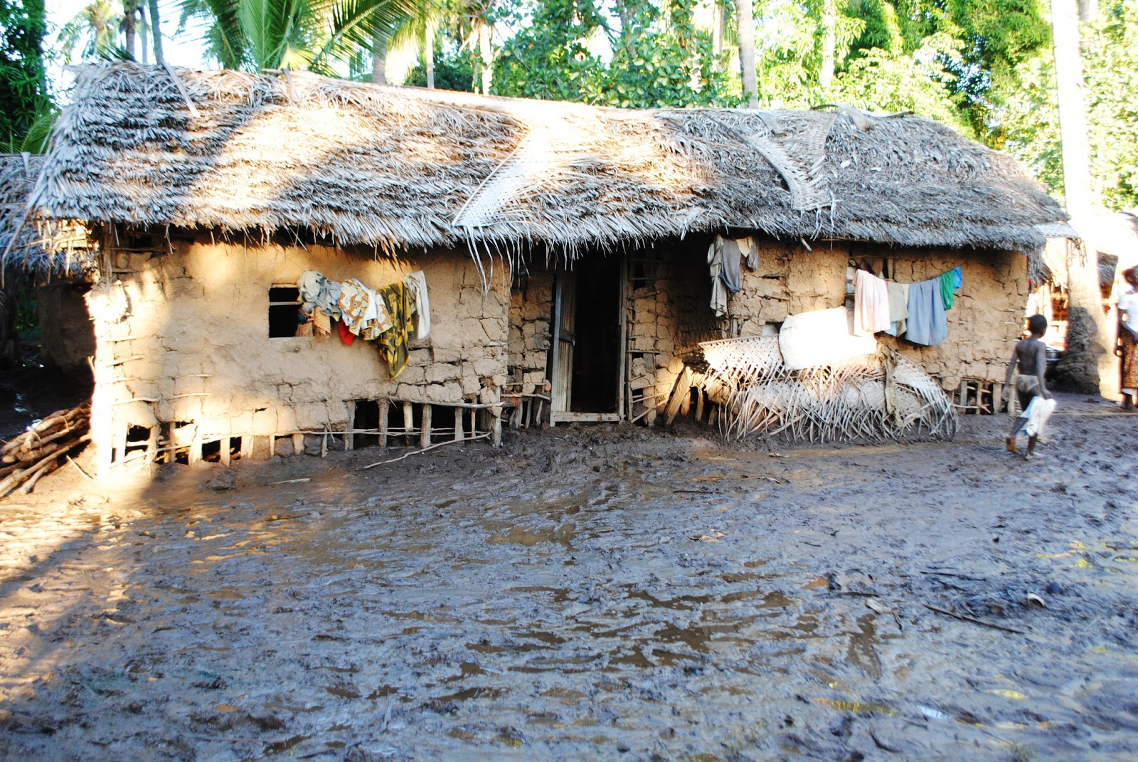 MAFURIKO YAATHIRI MAKAZI 450 MOROGORO KUSINI - Azimio Blog