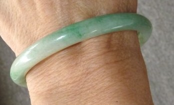 Jade Blogger: Which Arm Should I Wear My Jade Bangle Bracelet On?