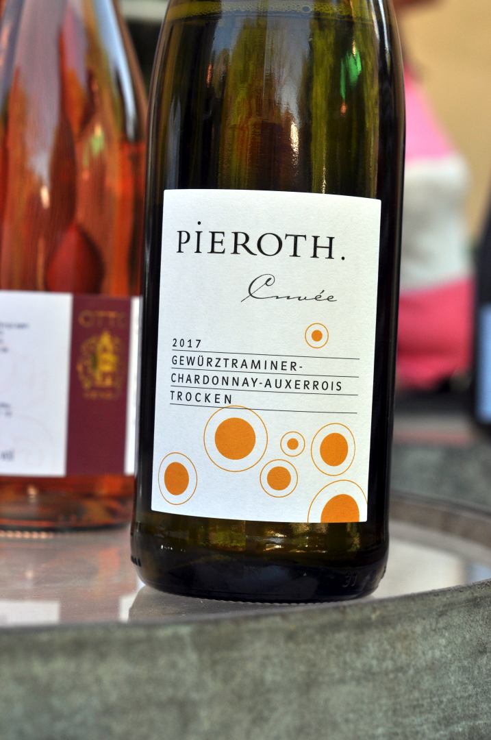 Acht auf einen Streich: Winzerhöfe rund um Burg Layen laden zeitgleich ...