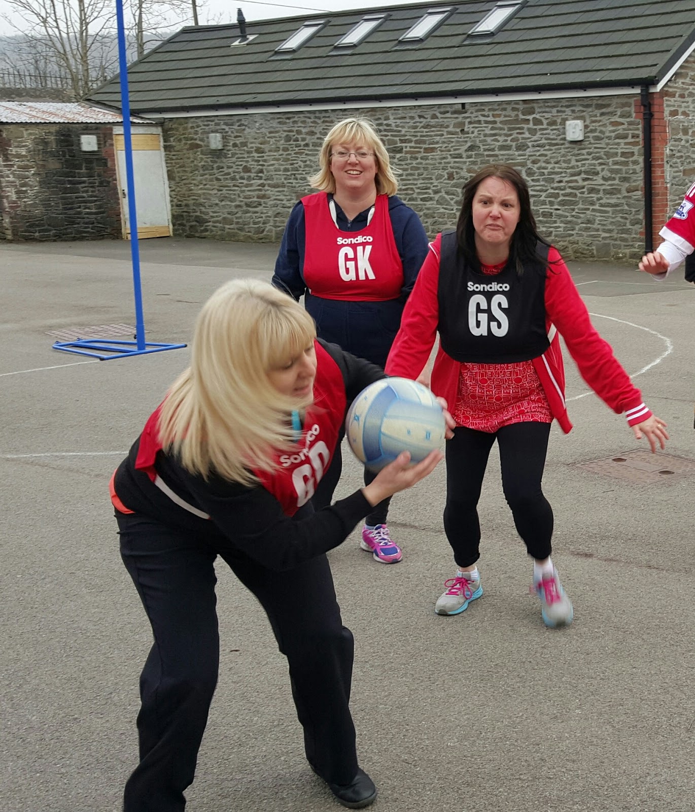 FFYNNON TAF PRIMARY NEWS: Teachers V Pupils Netball Game