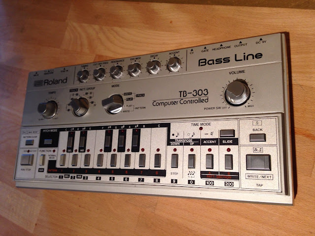 MATRIXSYNTH: Vintage Roland TB-303 Bass Synthesizer