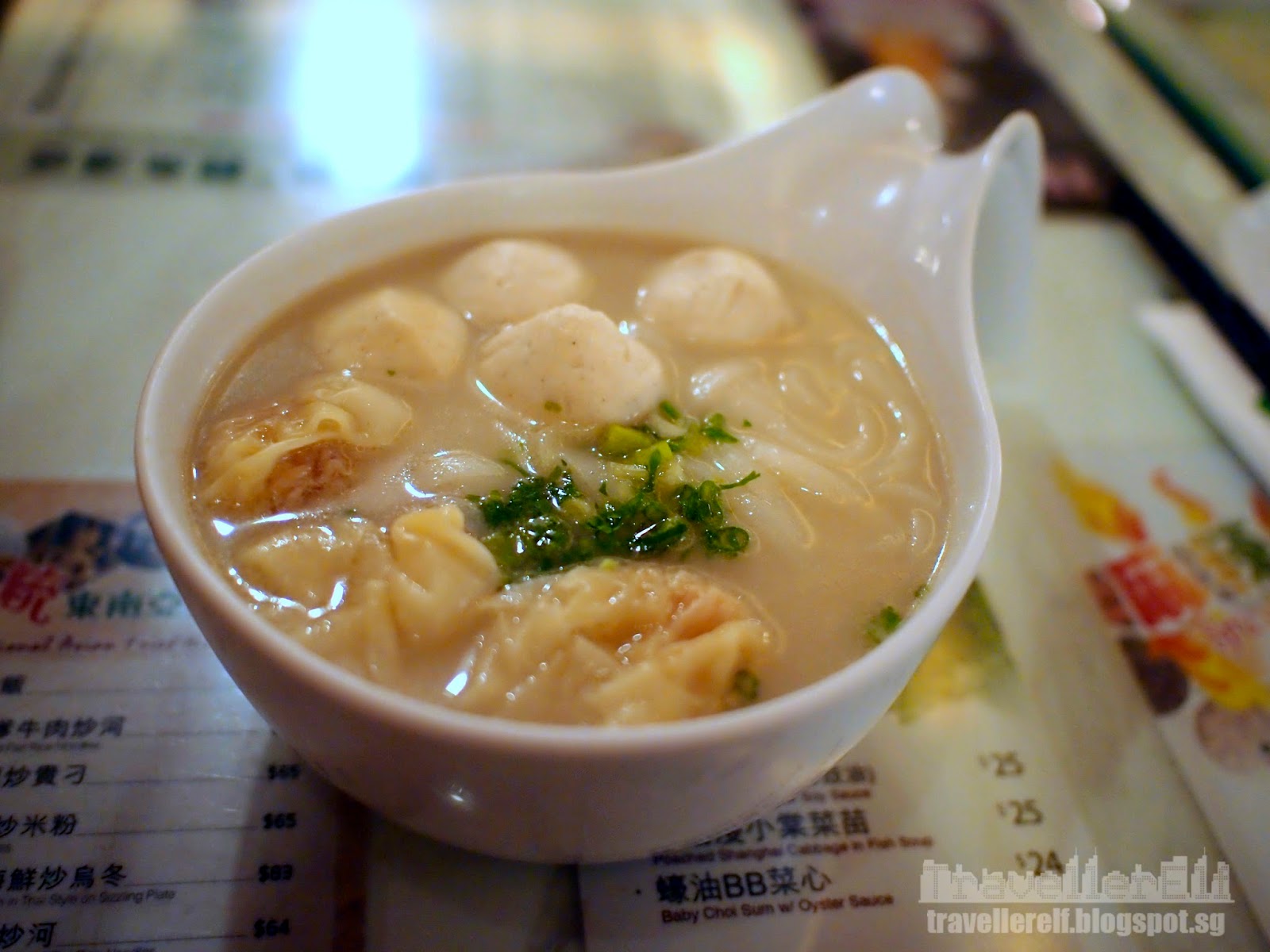 What to Eat in Hong Kong ~ Tsui Wah 翠華餐廳 - Travellerelf