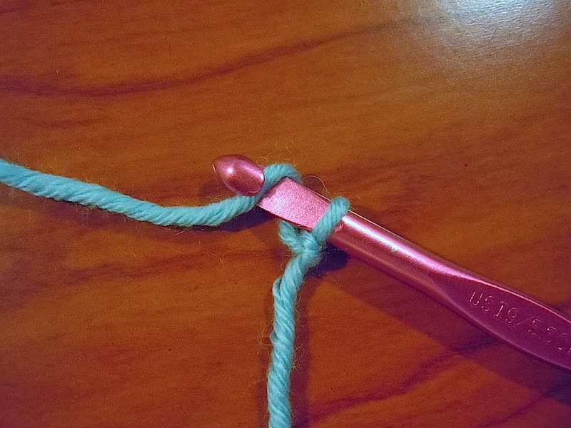 Illuminate Crochet: Learn to Crochet Lesson Two: How to Work a Chain ...