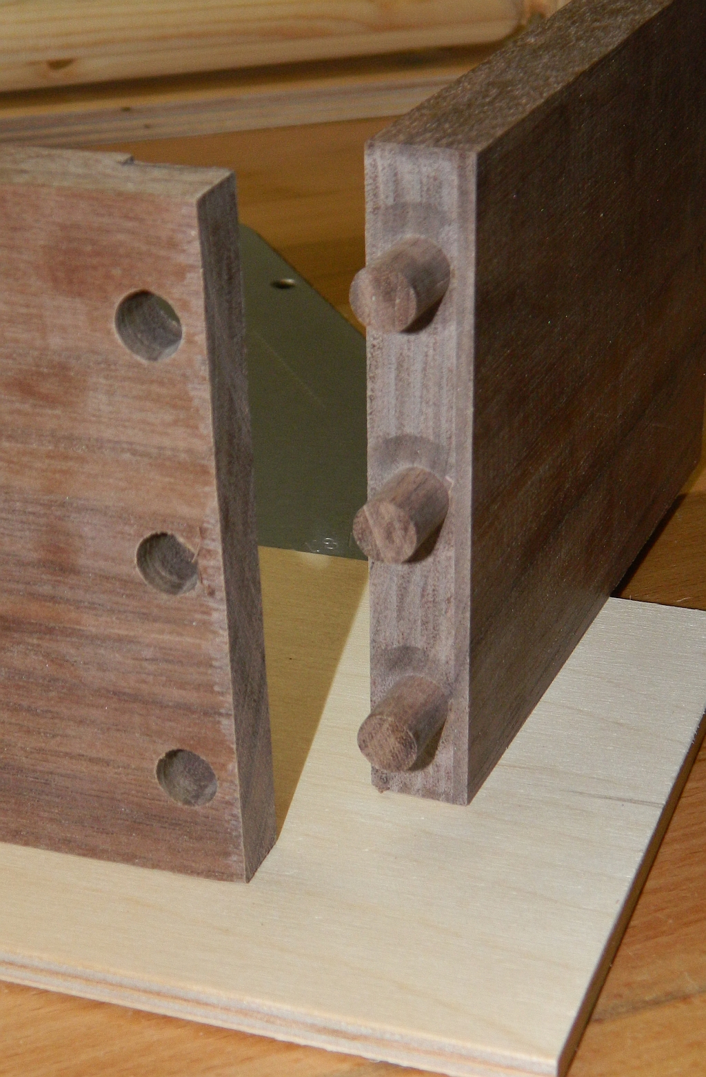 4D Furniture Thoughts: A Simple Box, with Four Different Corner Joints.
