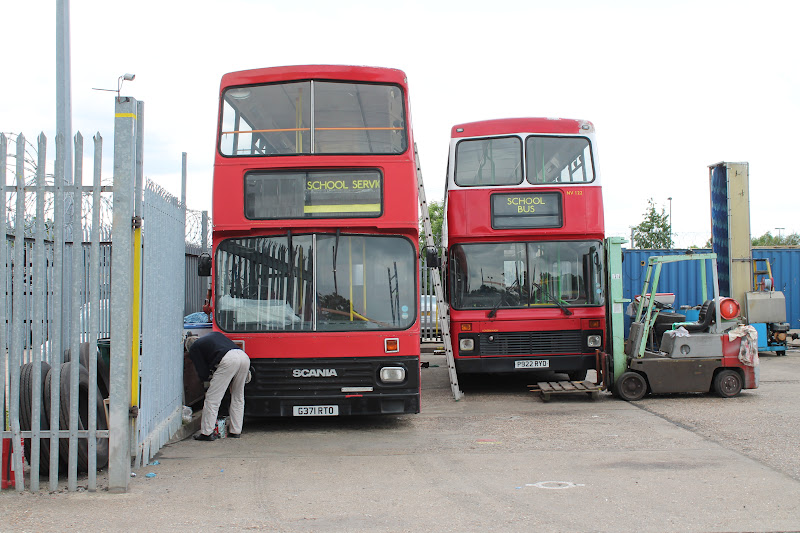The Circle of London : Sullivan Buses South Mimms Garage [SM]