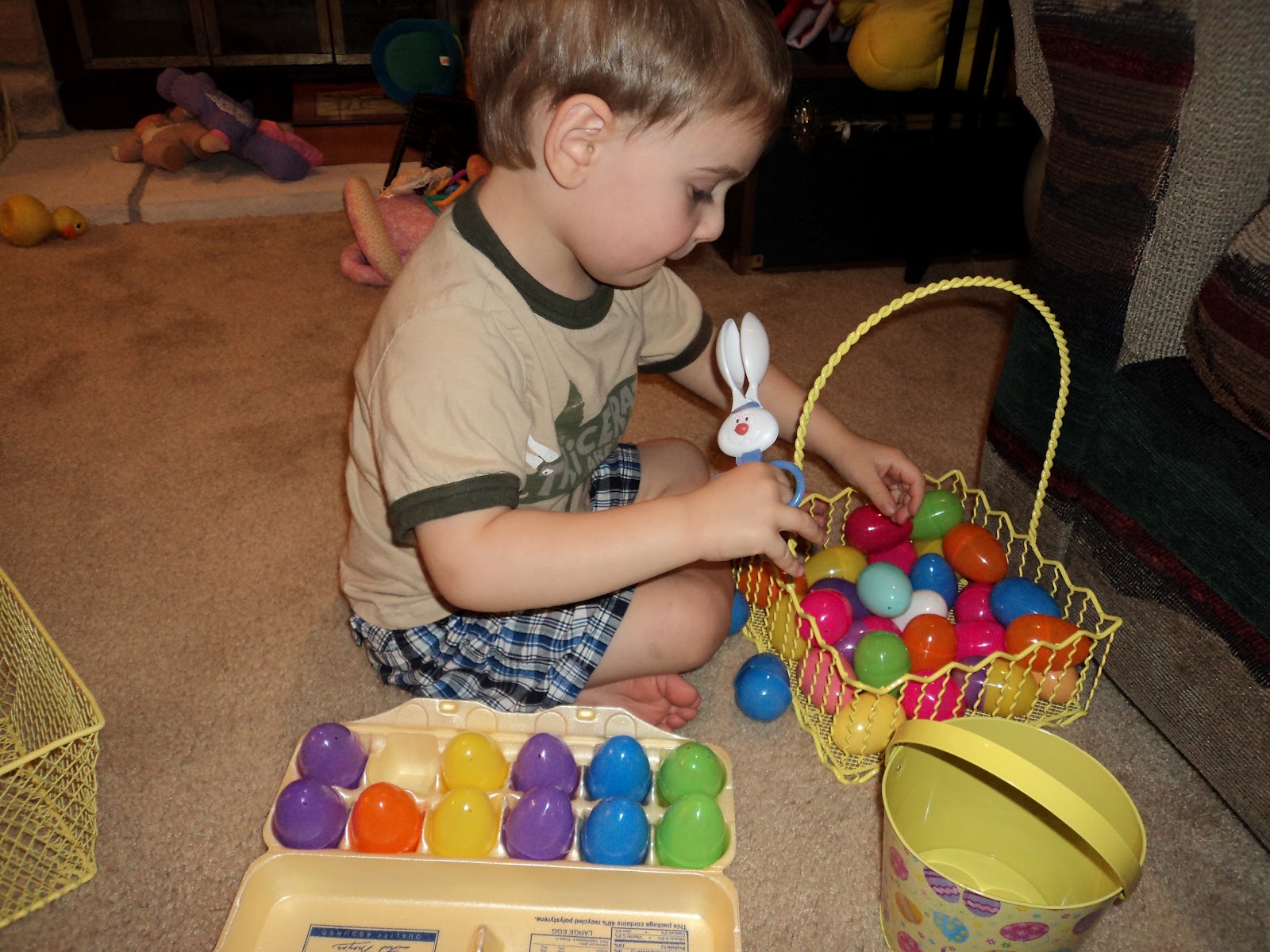 Scoops of Heaven: Easter egg play