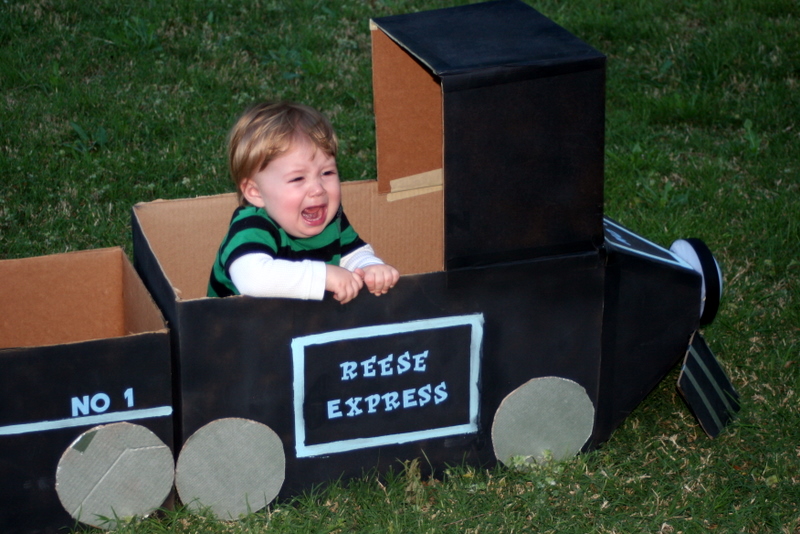 Greene Acres Hobby Farm: Cardboard Train (Locomotive)