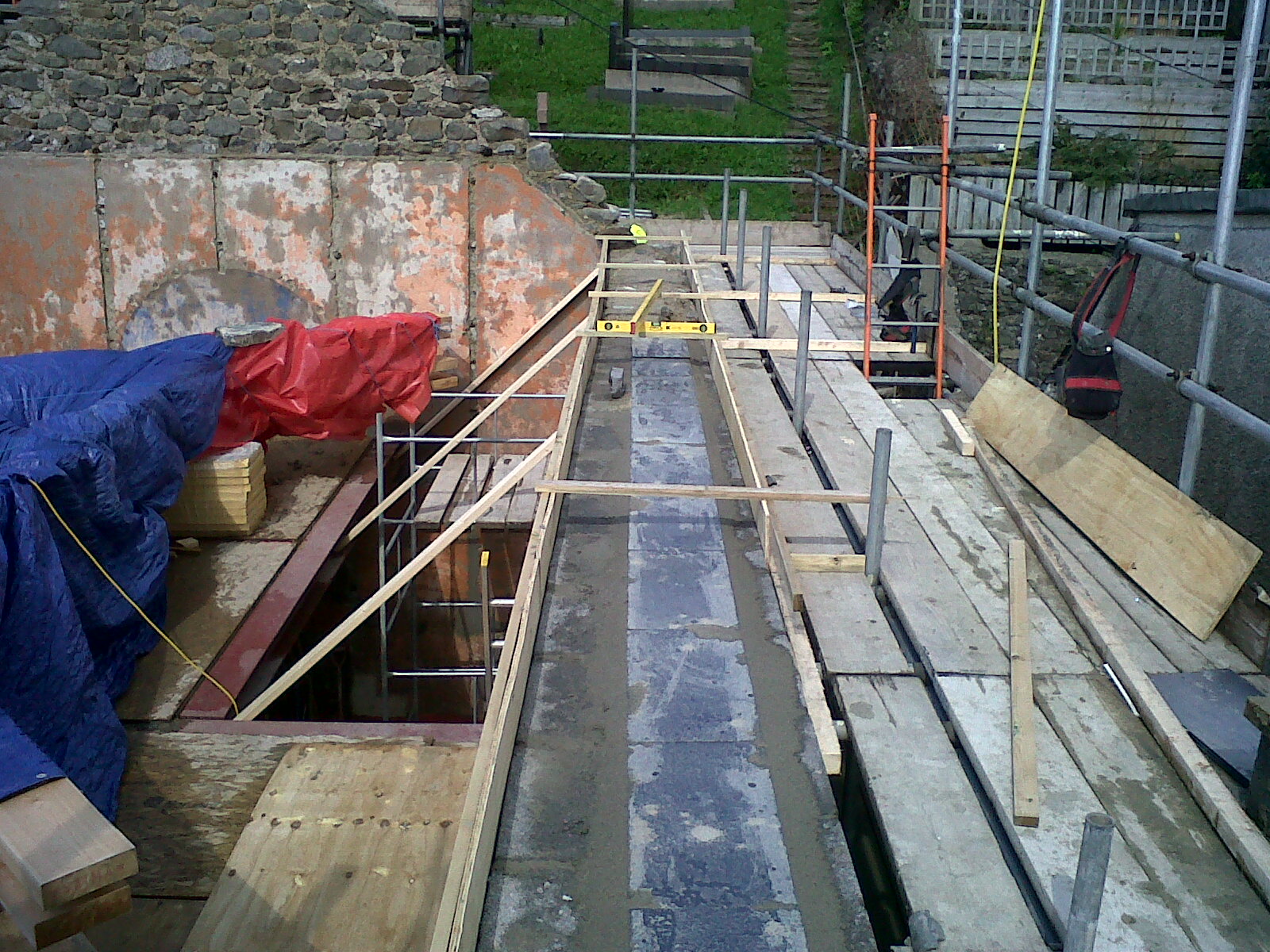 Amroth Project: CONCRETE RING BEAM CONSTRUCTION.