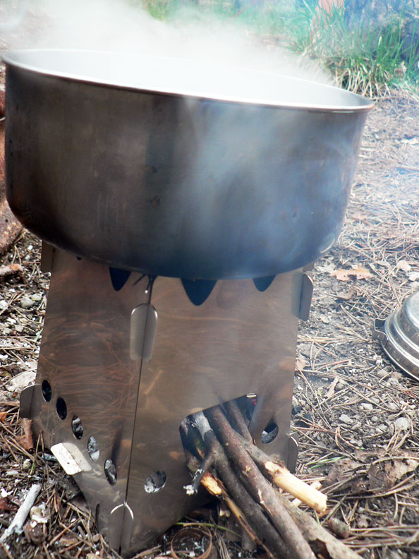 Damn Yak Dry Goods Co.: A Field Test: Emberlit Stove.