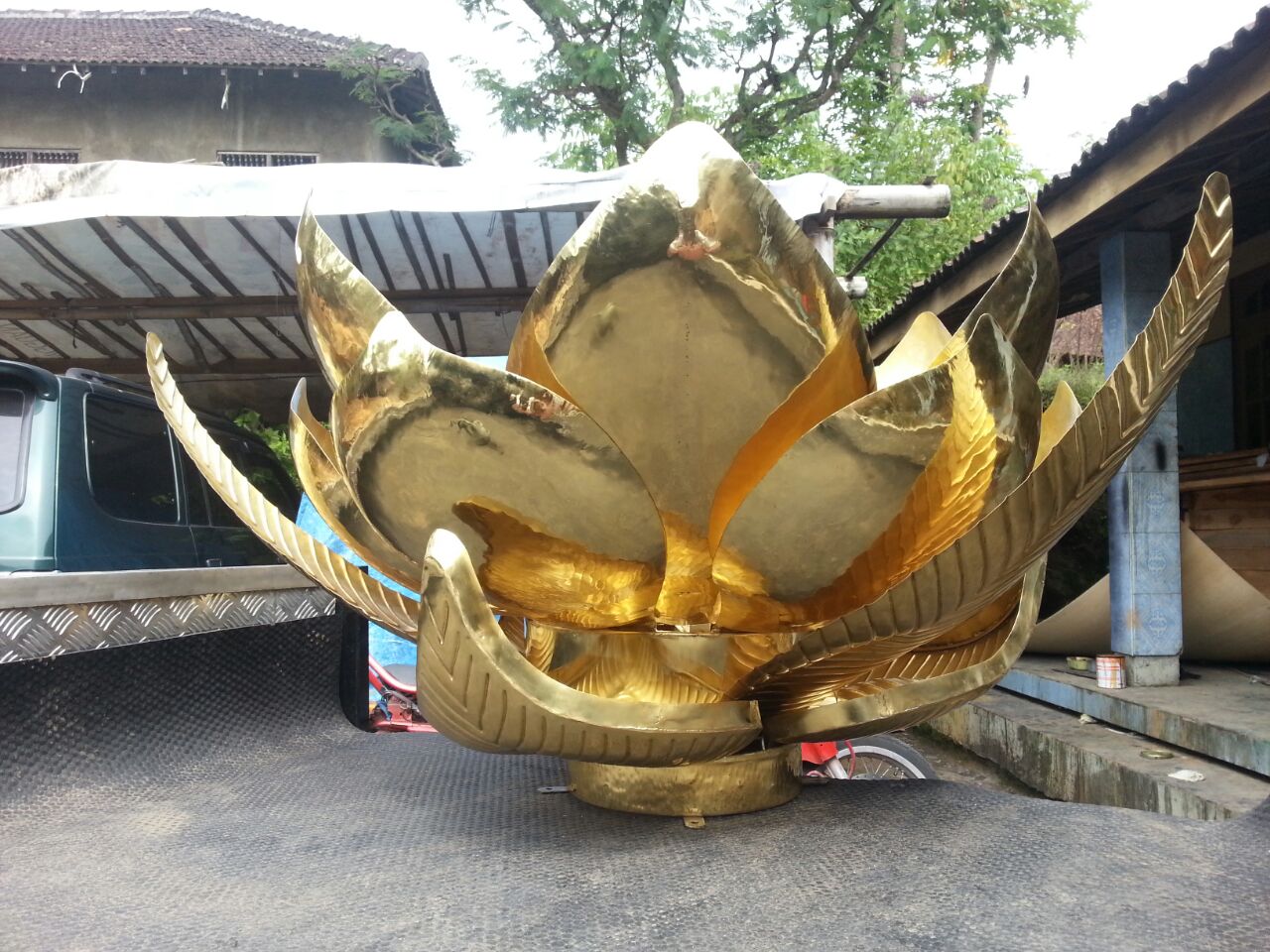 KERAJINAN TEMBAGA KUNINGAN | UKIRAN TEMBAGA KUNINGAN: PUSAT KERAJINAN ...