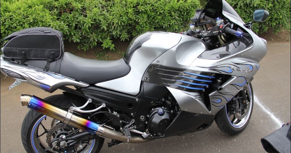 ROAD RIDER: Kawasaki ZZR1400 Custom Machine