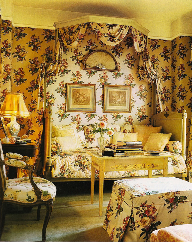 Eye For Design: Decorating Rose Patterned Interiors