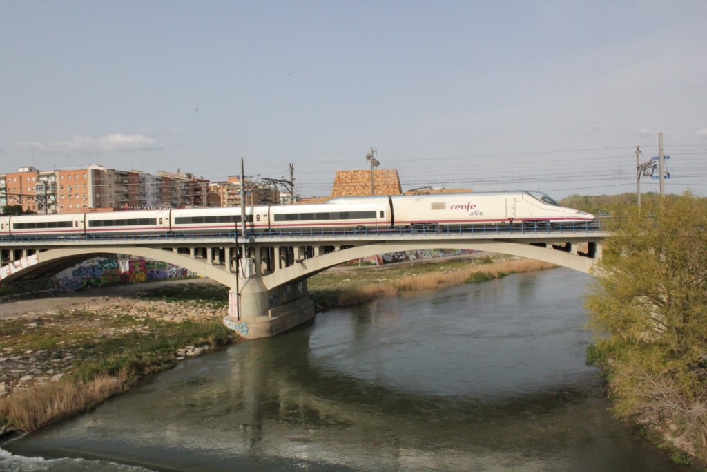 Rails sense fronteres: Tren Alta Velocitat, sèrie 112 de Renfe.