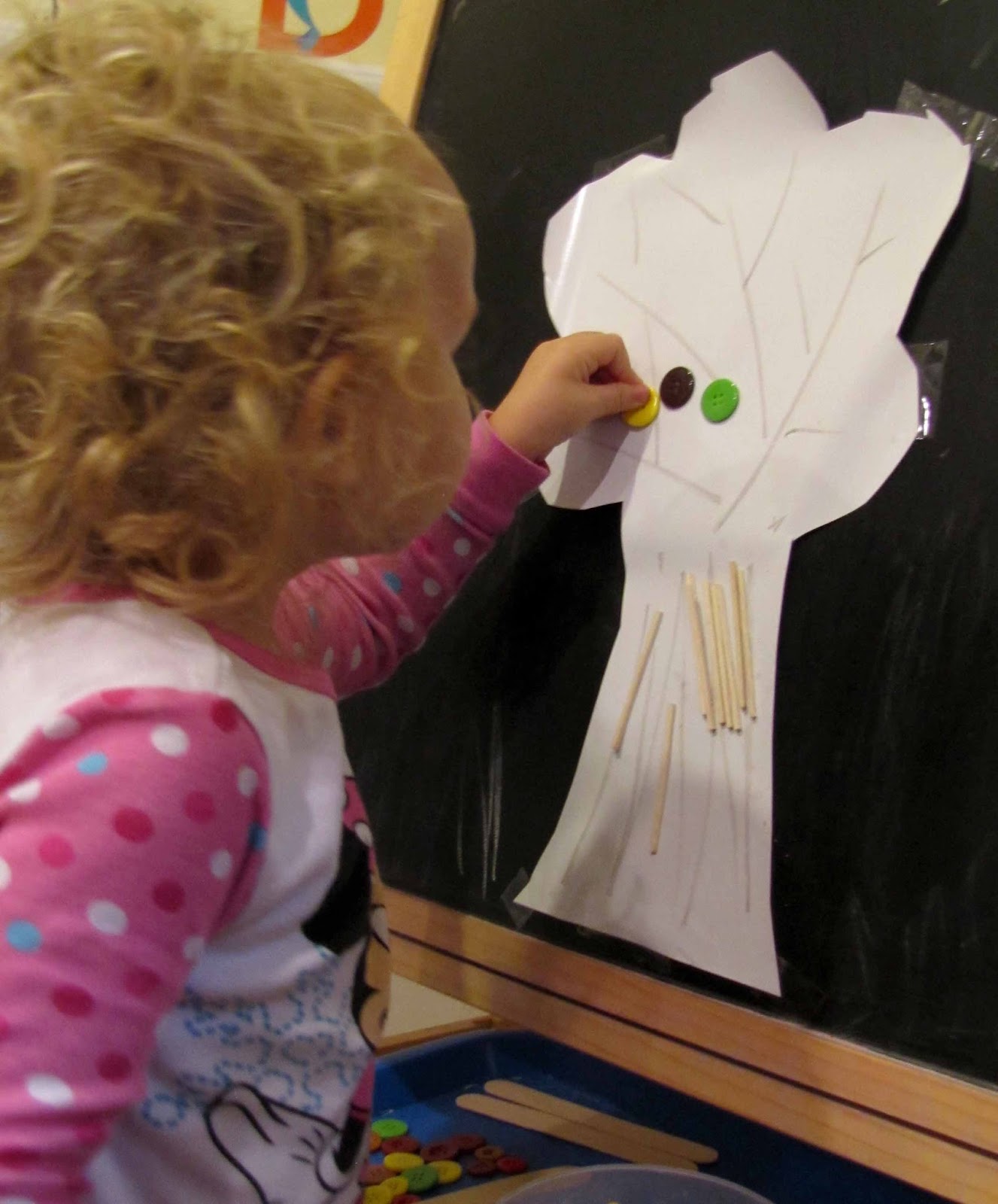 Sticky Wall Fall Tree Art for Toddlers | School Time Snippets