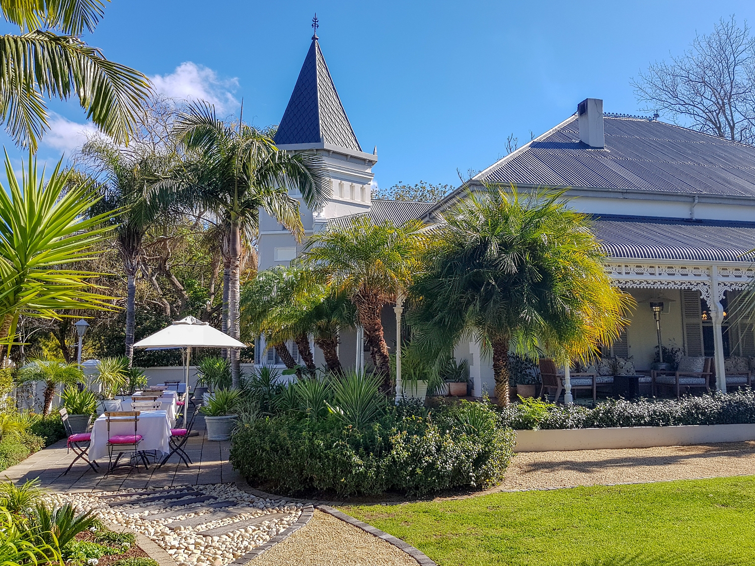 Hotel Review: The Robertson Small - Being Brazen