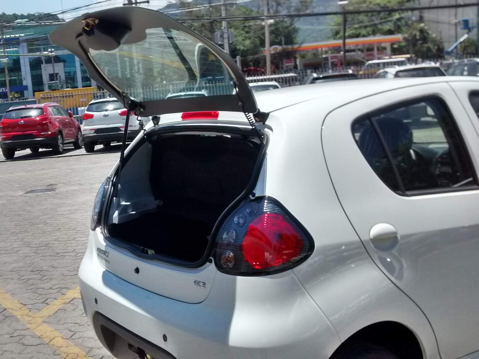 Novo Geely GC2 chega às lojas: preço R$ 29.900 reais