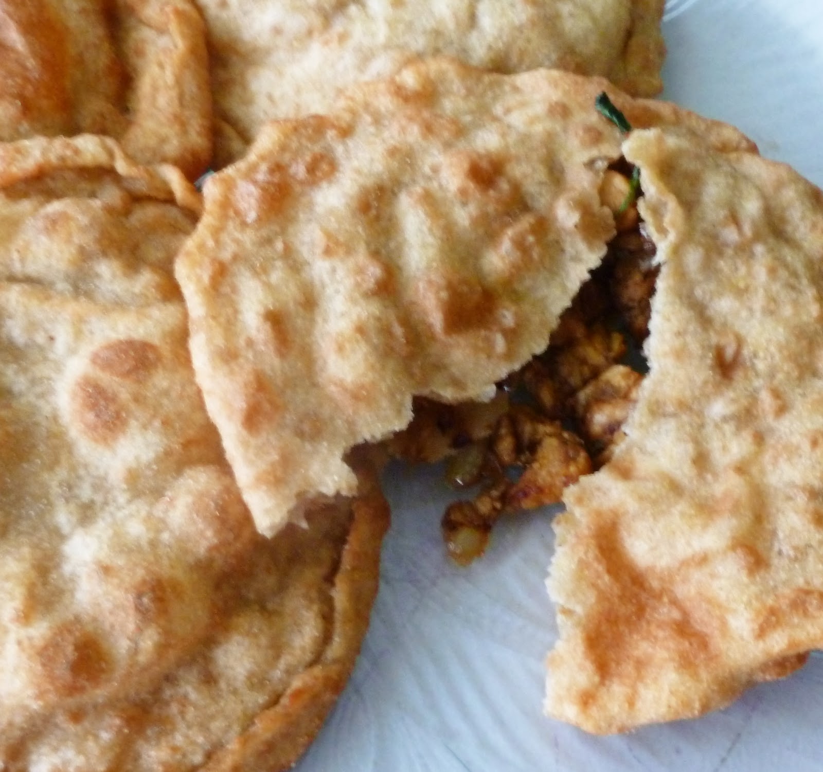 COOK-EZEE: Irachi Pathiri - Meat stuffed Roti