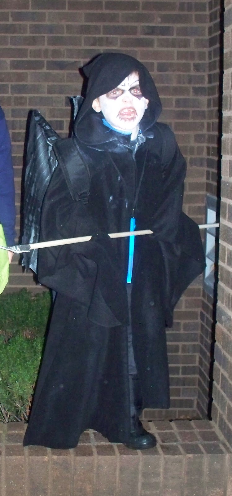 Make Do: DIY Wizard101 Wraith Halloween Costume