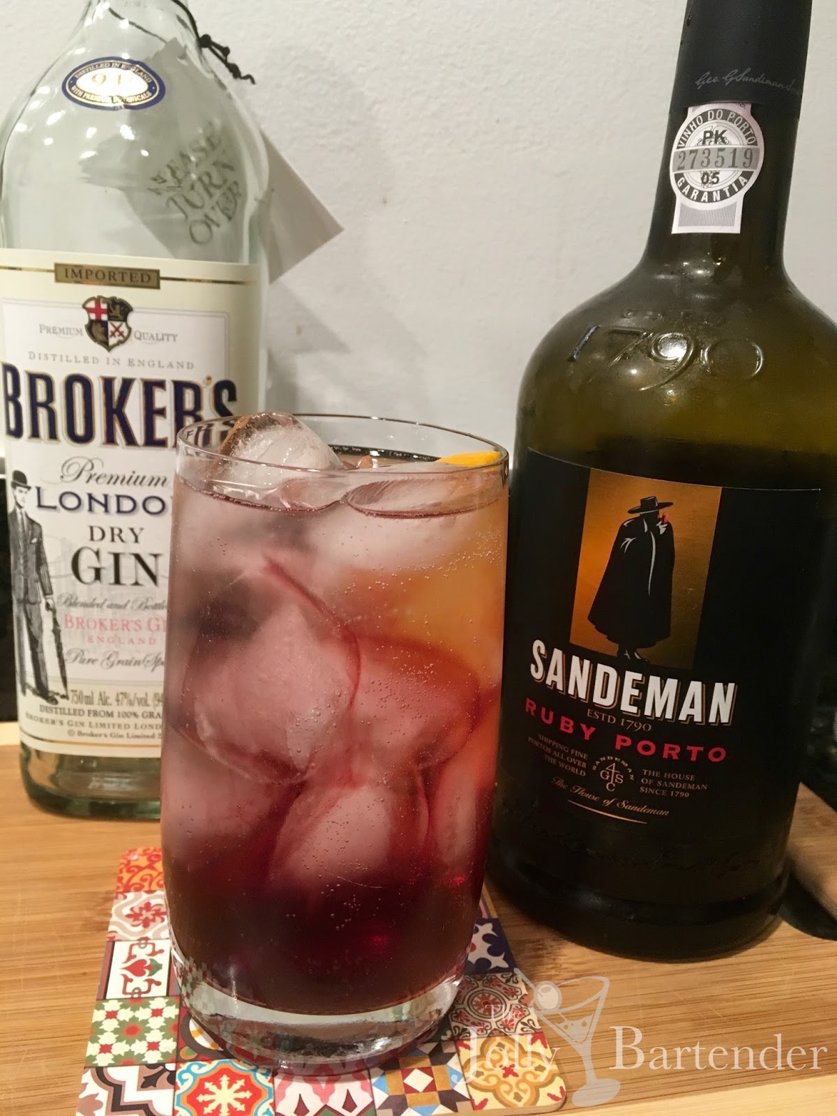 The Jolly Bartender: Gin Sangaree