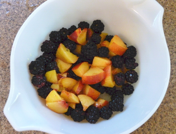 We can begin to feed...: Quick and Skinny Fruit Crisp