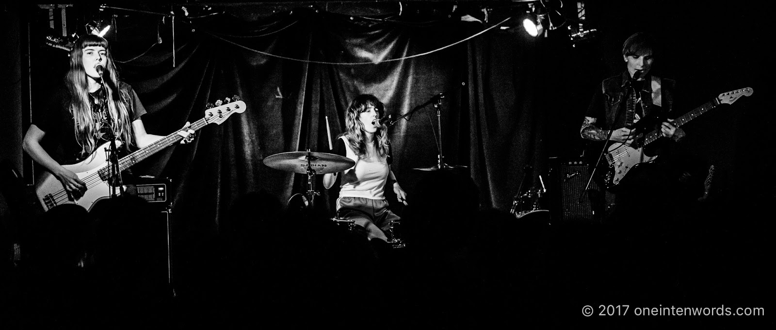 one in ten words: The Courtneys at The Garrison - Concert Photos