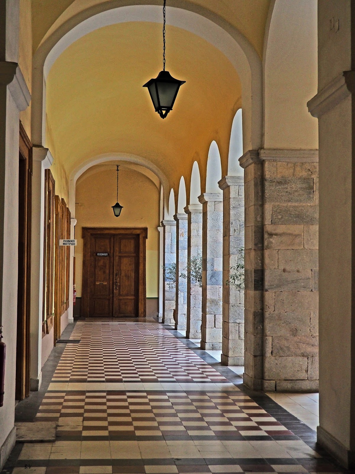 Στο Δημαρχειο της Ερμουπολης