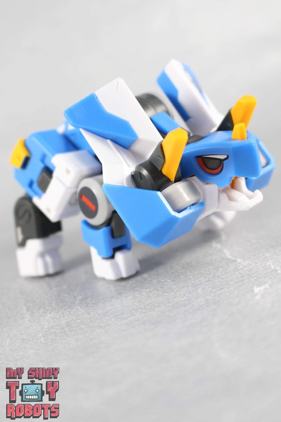 My Shiny Toy Robots: Toybox REVIEW: Beast Box BB-05 Delta