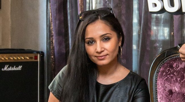 Elismerték: együtt él barátnőjével Nótár Mary