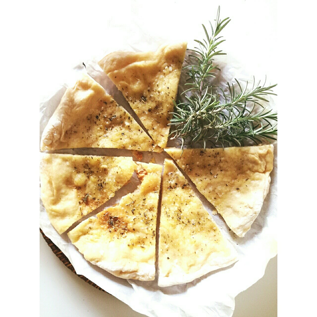 focaccina bianca al rosmarino