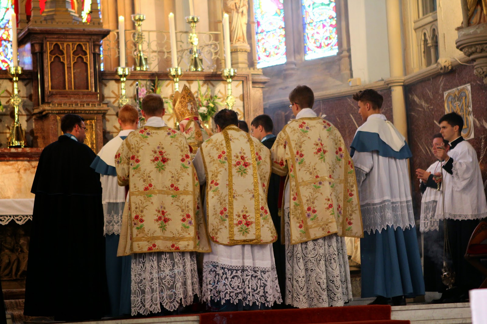 New Liturgical Movement: News from the ICKSP in England