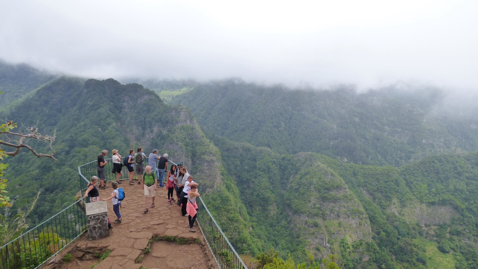 Vereda dos Balcões PR11 - Madeira Turismo - Tourist Guide to the Island ...