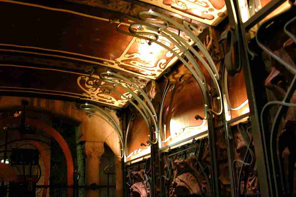 Castel Beranger | Art nouveau, Art nouveau interior, Paris street